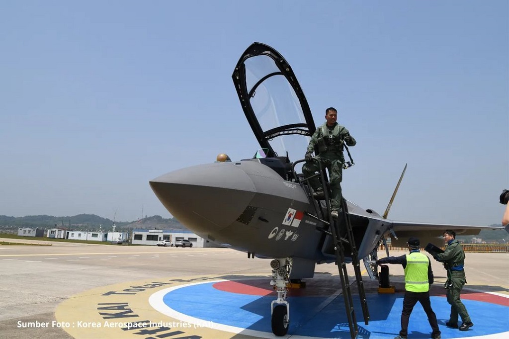 Penerbang TNI AU Sukses Uji Perdana Jet Tempur KFX/IFX-21