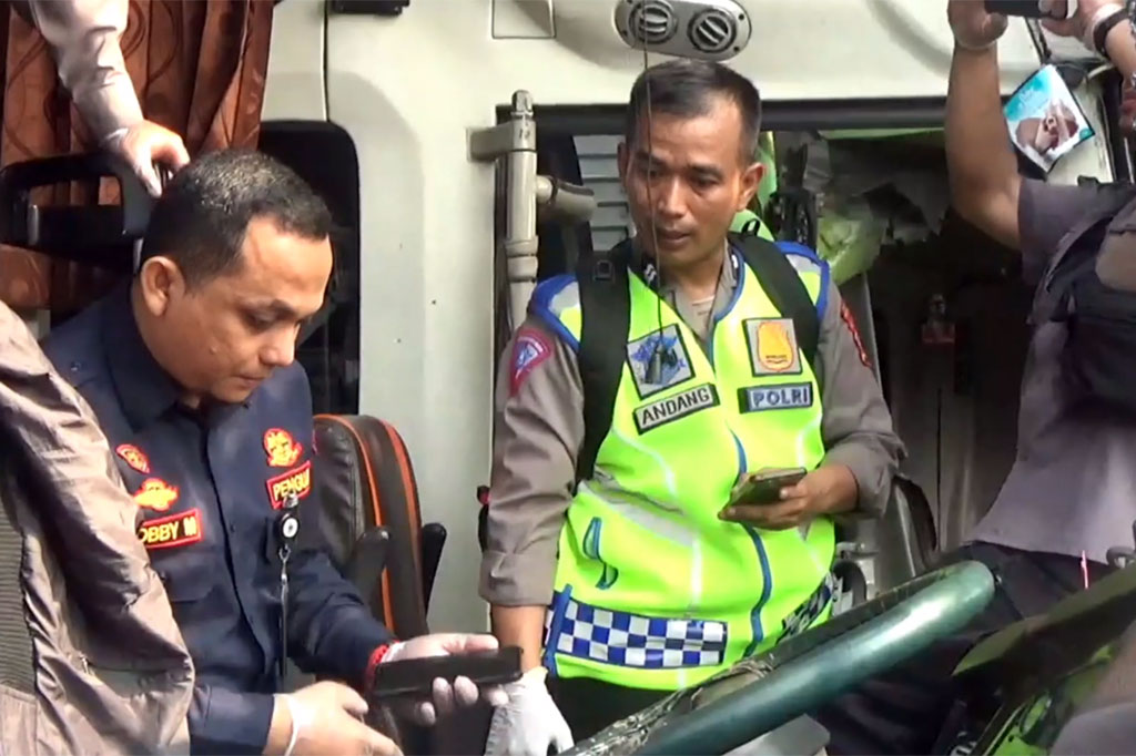 Petugas Cek Kelayakan Bus Maut yang Tewaskan 12 Orang di Tol Cipali