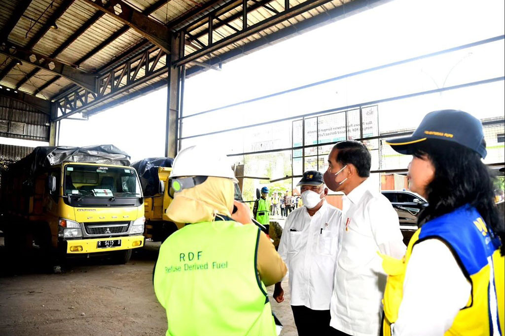 Kunjungi TPST RDF Cilacap, Jokowi Cek Proses Pengolahan Sampah