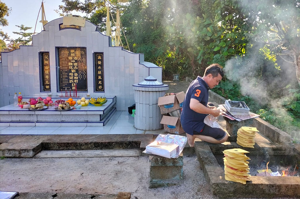 Potret Upacara Sembahyang Kubur Ceng Beng di Bangka