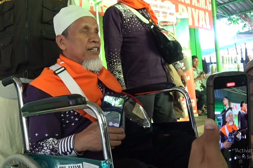 Kisah Tukang Pijat Tunanetra Nabung 10 Tahun untuk Naik Haji Kisah Tukang Pijat Tunanetra Nabung 10 Tahun untuk Naik Haji