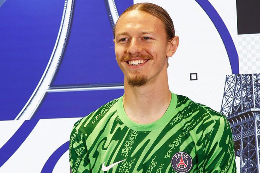 PSG Rekrut Matvey Safonov Kiper dari Rusia