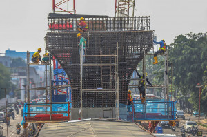 Kemenhub: LRT Jakarta Fase 1B Ditargetkan Rampung Kuartal Ketiga 2026