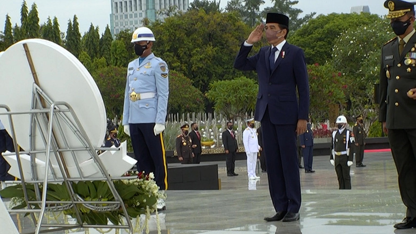Peringatan Hari Pahlawan Presiden Jokowi Pimpin Upacara Ziarah