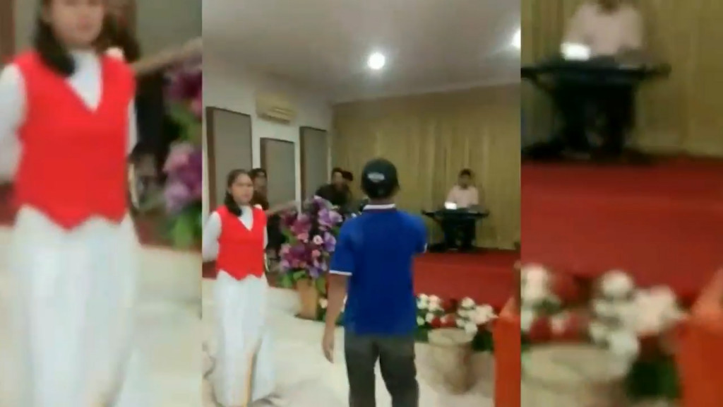 Viral! Pembubaran Paksa Ibadah Umat Gereja di Bandar Lampung Viral! Pembubaran Paksa Ibadah Umat Gereja di Bandar Lampung