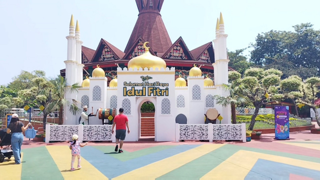 Ramai! Ribuan Pengunjung Padati Kawasan Wisata Ancol Ramai! Ribuan Pengunjung Padati Kawasan Wisata Ancol