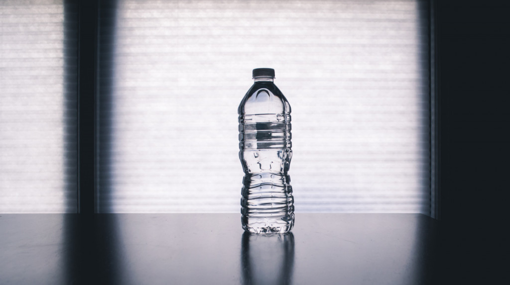 Waspada! Ini 3 Bahaya Mengisi Ulang Botol Minum Plastik Sekali Pakai Waspada! Ini 3 Bahaya Mengisi Ulang Botol Minum Plastik Sekali Pakai
