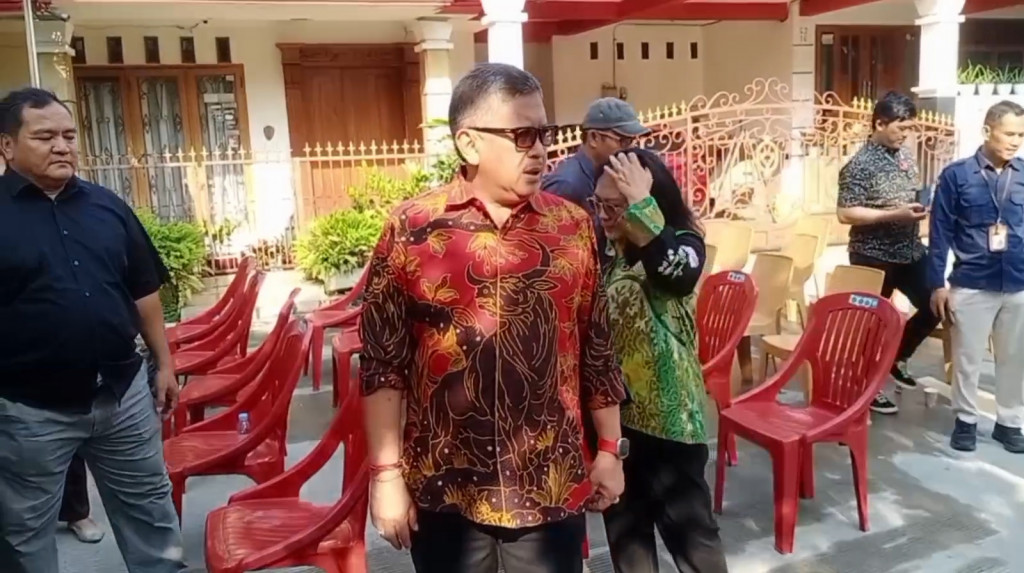 Sekjen PDI-P Hasto Kristiyanto Isyaratkan Tidak Lagi Usung Anies Baswedan d Sekjen PDI-P Hasto Kristiyanto Isyaratkan Tidak Lagi Usung Anies Baswedan d