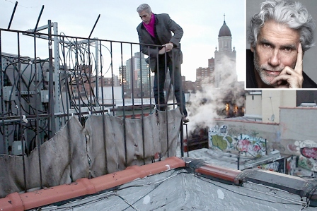 Mark Reay, Model & Aktor yang Hidup Menggelandang