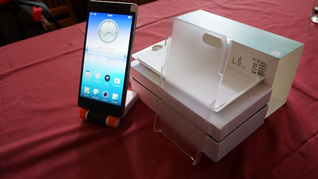 OPPO R1x Resmi Hadir di Indonesia