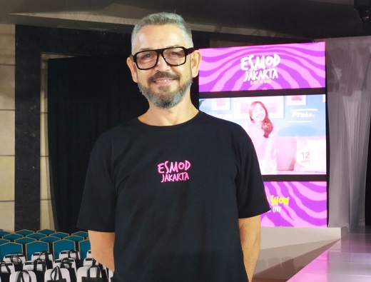 Usung Tema Eco-Consious, Esmod Jakarta Creative Show 2022 Hadirkan Gaun ... Usung Tema Eco-Consious, Esmod Jakarta Creative Show 2022 Hadirkan Gaun ...