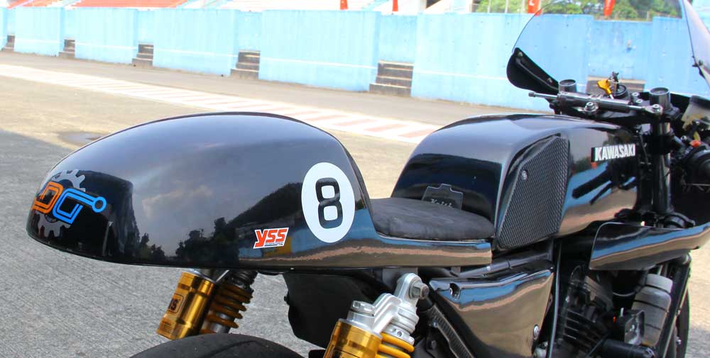 Kawasaki Ninja 250 2010, jadi Cafe Racer yang Berprestasi