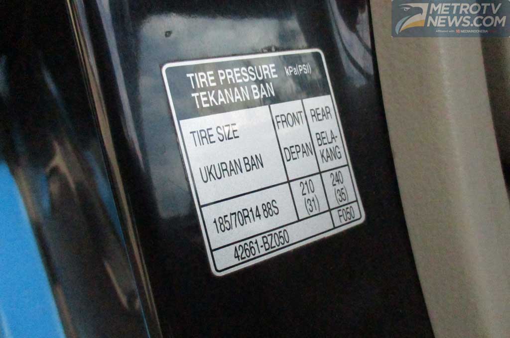 Mau Isi Angin Ban? Baca Petunjuknya di Pintu Mobil