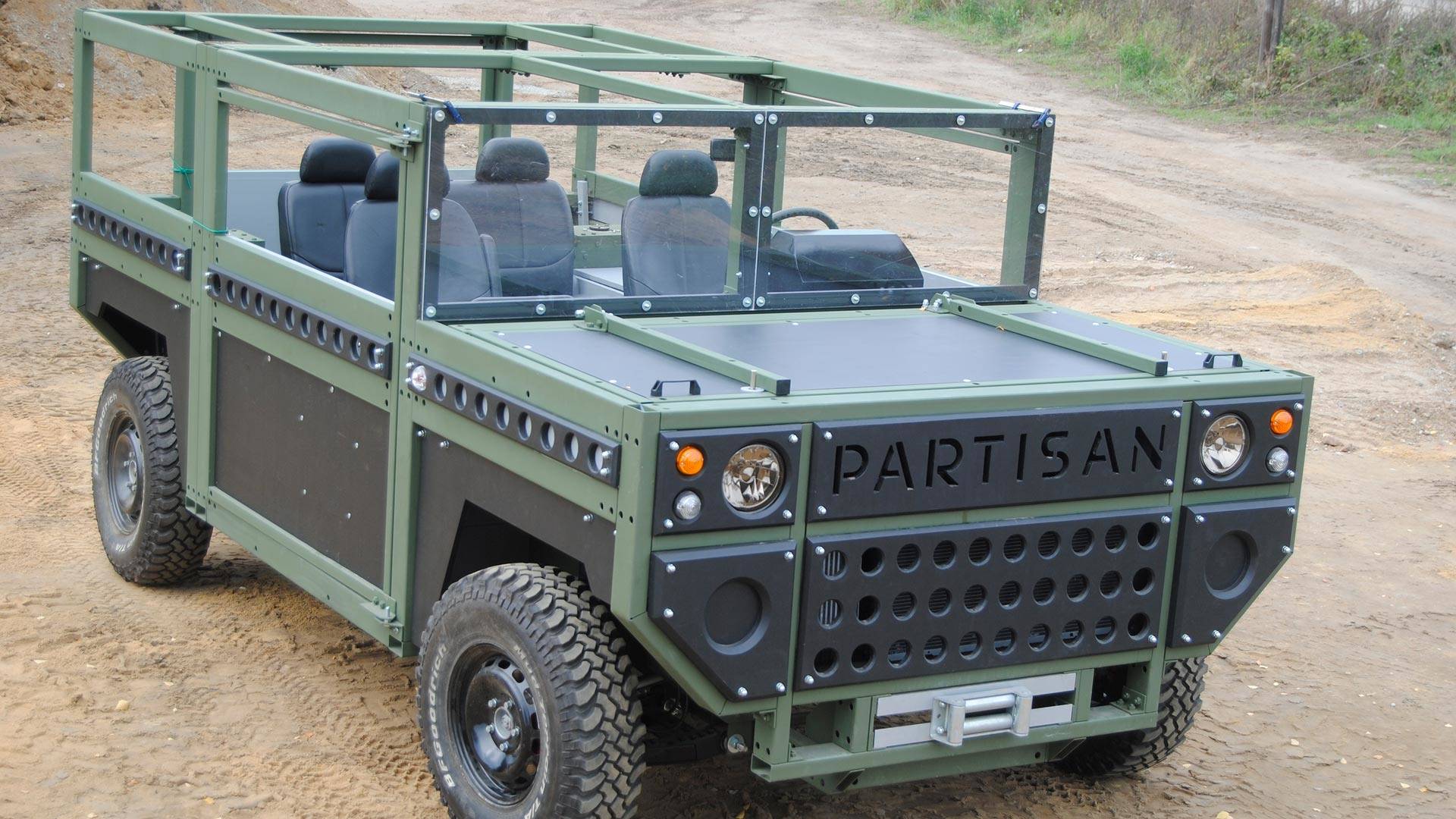 SUV Ini Bergaransi 100 Tahun dari Partisan One
