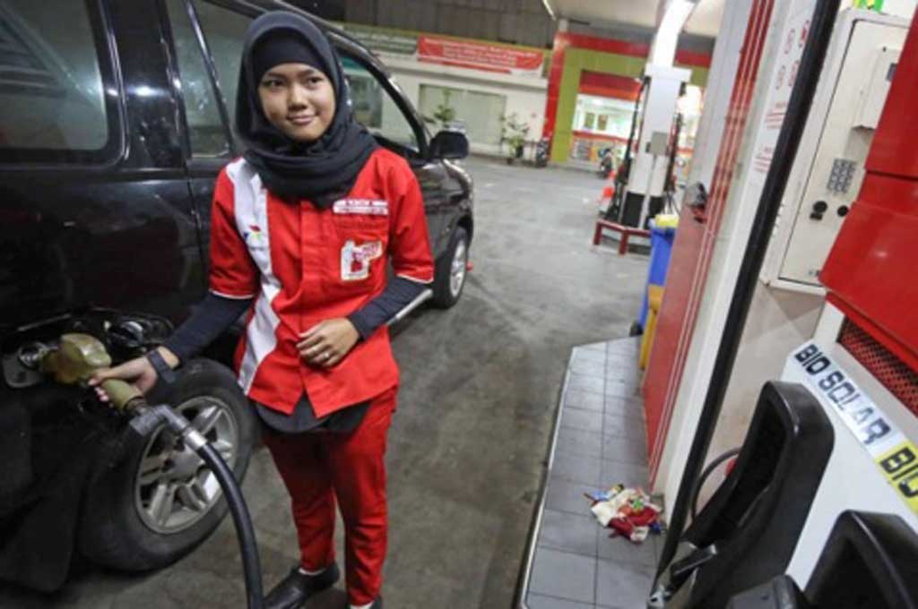 Hindari 5 Kebiasaan Buruk saat Mengisi BBM Hindari 5 Kebiasaan Buruk saat Mengisi BBM