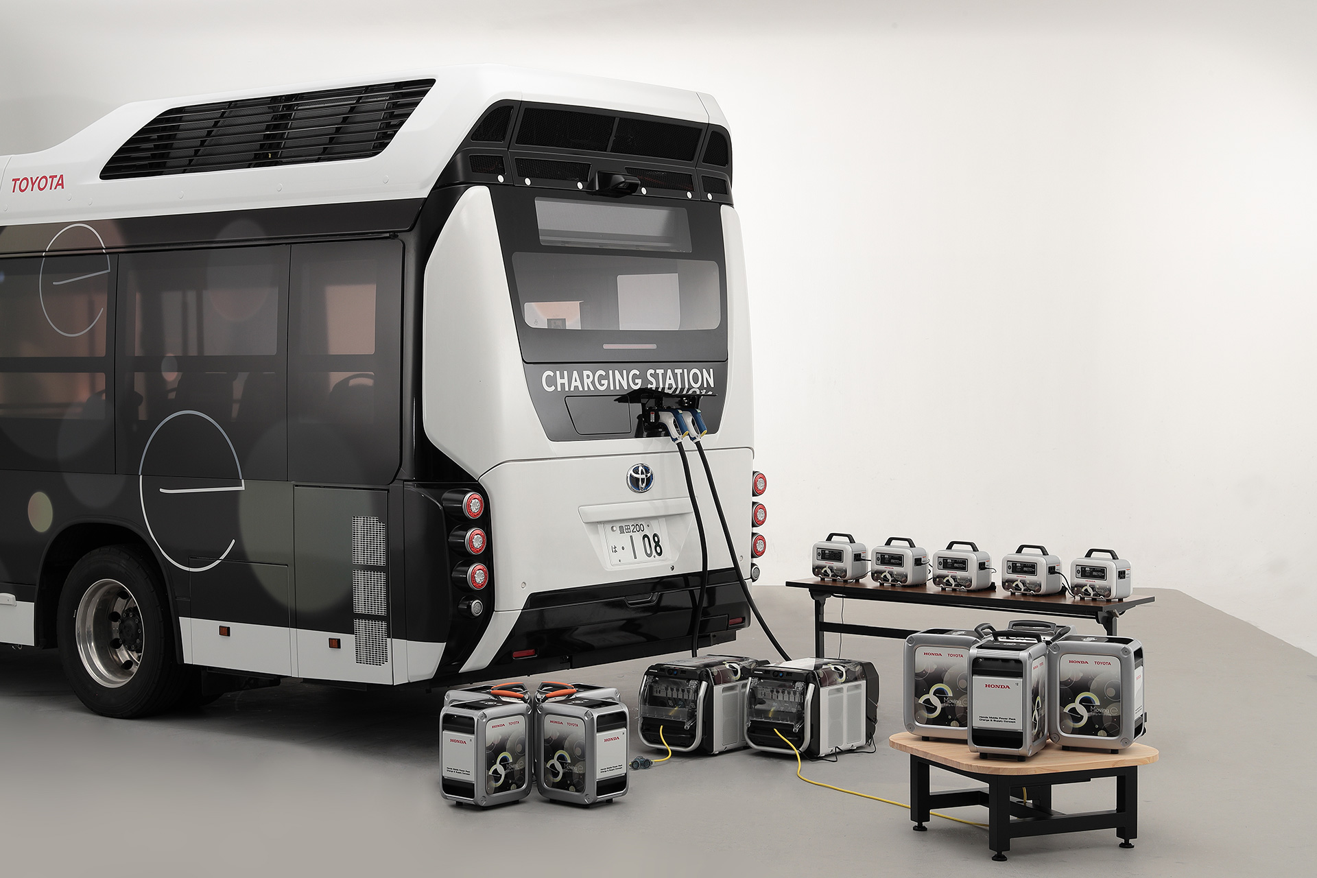 Toyota dan Honda Kerjasama Bikin Power Bank Raksasa