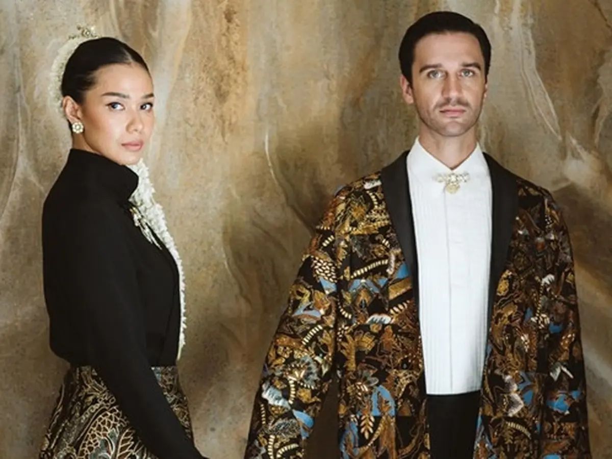 Kaleidoskop Pasangan Artis Nikah di Bali Sepanjang 2023 Kaleidoskop Pasangan Artis Nikah di Bali Sepanjang 2023