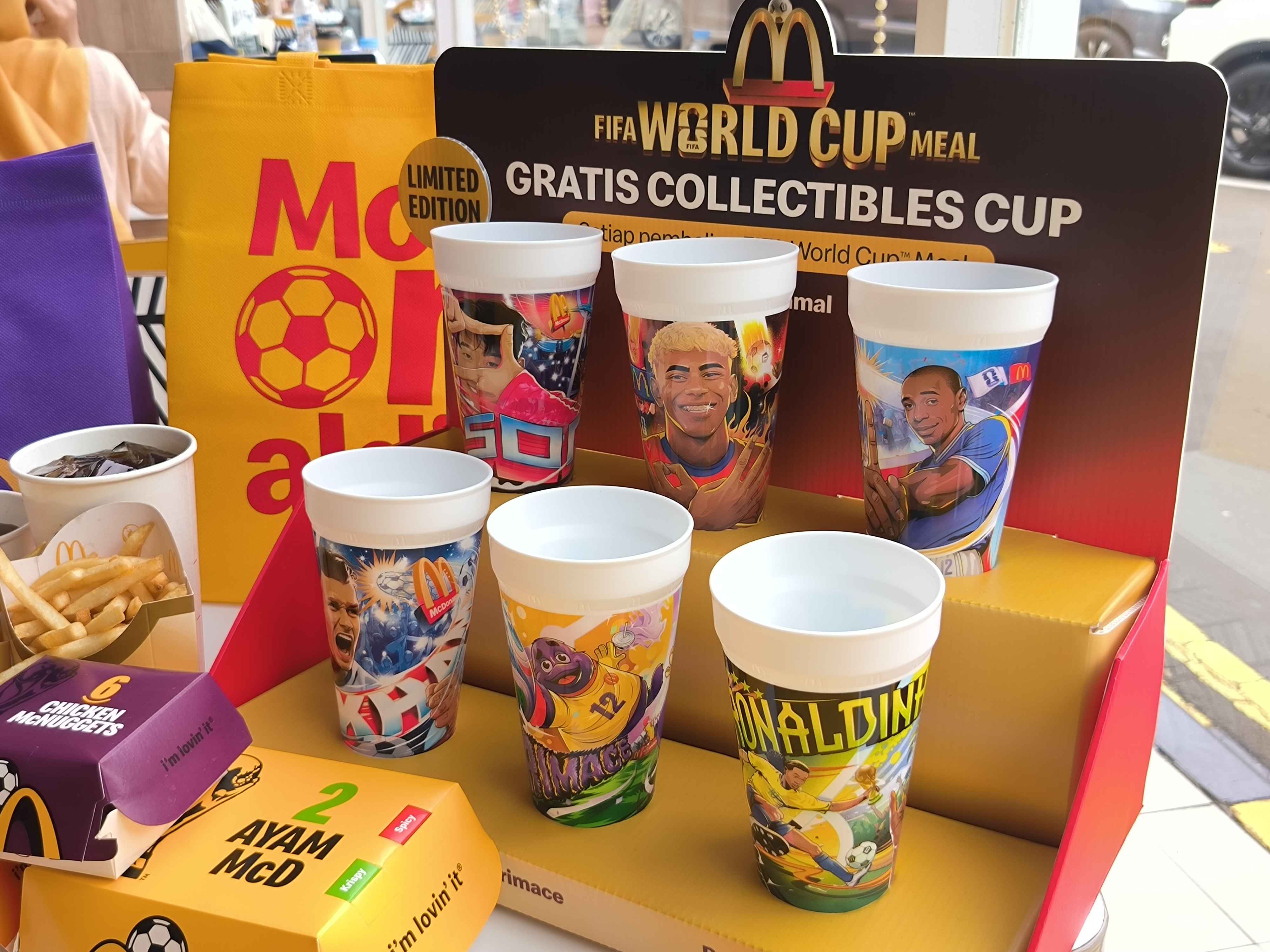 FIFA World Cup Goes to McD: Nobar Meriah dan Coaching Clinic Sepak Bola ...